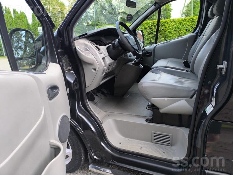Melns Renault Trafic 2008 Valmiera, ar dzinēja tilpumu 2.50 L un nobraukumu 378 tūkst. km par 6550 €, foto 26 vietnē AUTOMOTO.COM.LV
