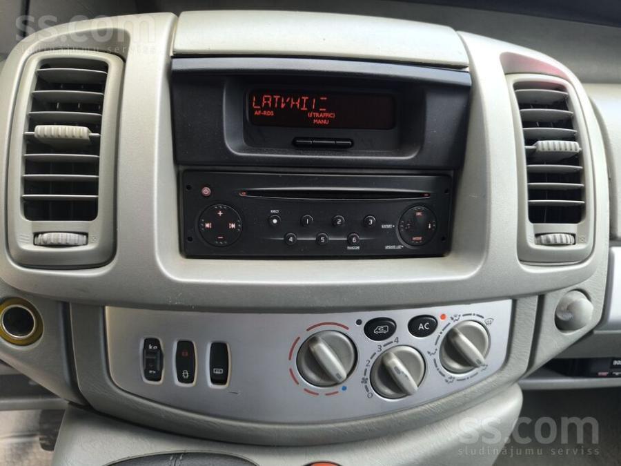 Melns Renault Trafic 2008 Valmiera, ar dzinēja tilpumu 2.50 L un nobraukumu 378 tūkst. km par 6550 €, foto 28 vietnē AUTOMOTO.COM.LV