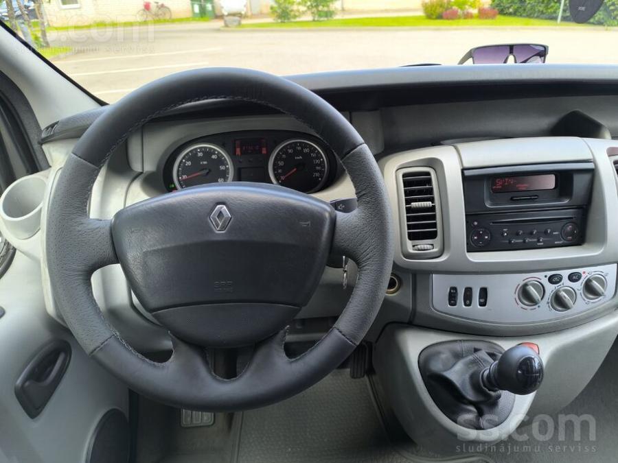 Melns Renault Trafic 2008 Valmiera, ar dzinēja tilpumu 2.50 L un nobraukumu 378 tūkst. km par 6550 €, foto 32 vietnē AUTOMOTO.COM.LV