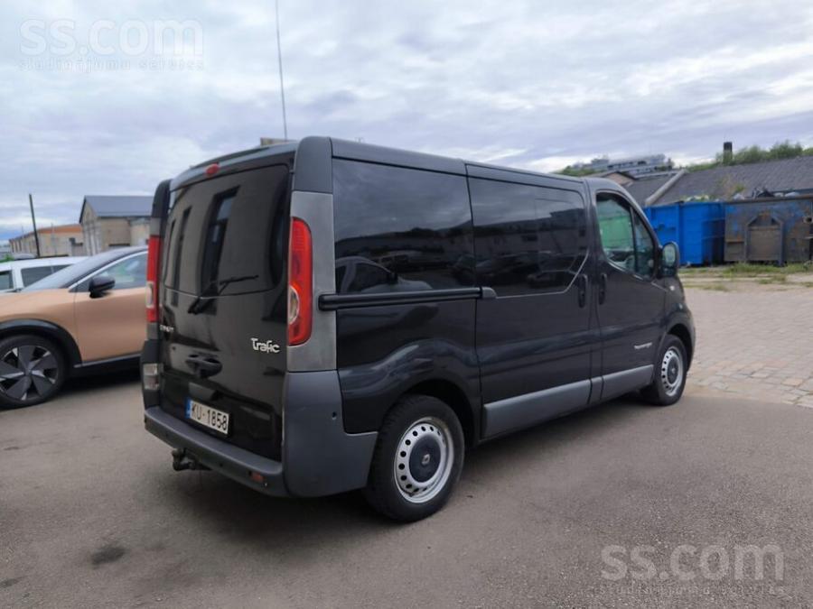 Melns Renault Trafic 2008 Rīga, ar dzinēja tilpumu 2.00 L un nobraukumu 262 tūkst. km par 5500 €, foto 5 vietnē AUTOMOTO.COM.LV