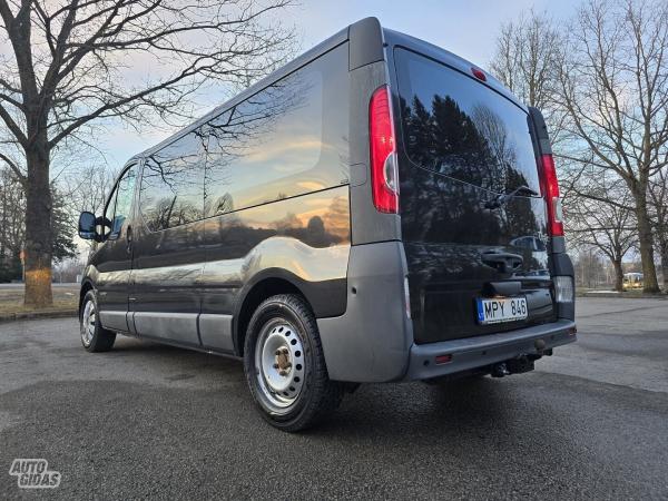 Melns Renault Trafic 2009 Radviliškis, ar dzinēja tilpumu 2.50 L un nobraukumu 338 tūkst. km par 6450 €, foto 8 vietnē AUTOMOTO.COM.LV