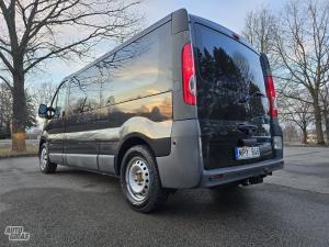 Black Renault Trafic 2009 in Radviliskis, with an engine capacity of 2.50 L and mileage of 338 thousand km for 6450 €, photo 8 on AUTOMOTO.COM.LV