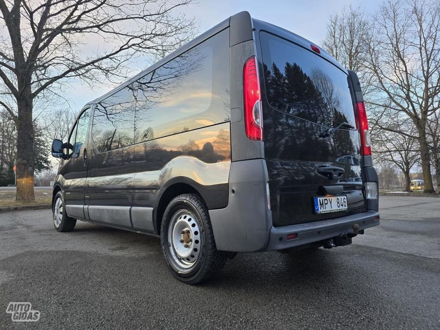 Black Renault Trafic 2009 in Radviliskis, with an engine capacity of 2.50 L and mileage of 338 thousand km for 6450 €, photo 8 on AUTOMOTO.COM.LV