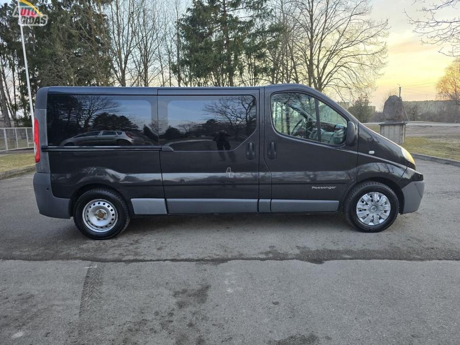 Black Renault Trafic 2009 in Radviliskis, with an engine capacity of 2.50 L and mileage of 338 thousand km for 6450 €, photo 11 on AUTOMOTO.COM.LV