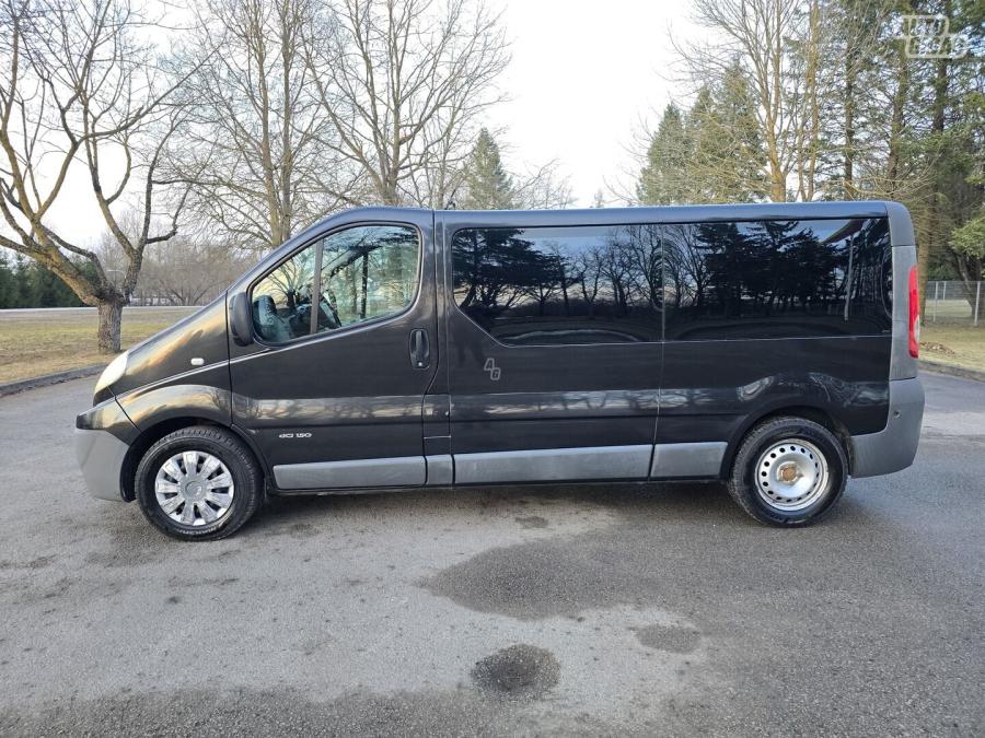 Black Renault Trafic 2009 in Radviliskis, with an engine capacity of 2.50 L and mileage of 338 thousand km for 6450 €, photo 12 on AUTOMOTO.COM.LV