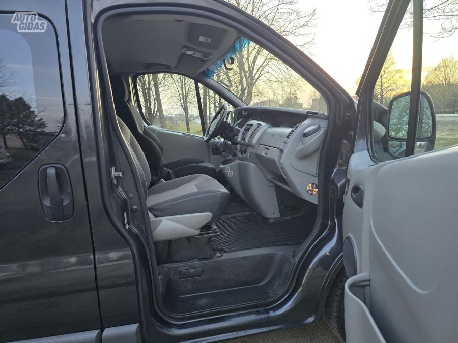 Black Renault Trafic 2009 in Radviliskis, with an engine capacity of 2.50 L and mileage of 338 thousand km for 6450 €, photo 18 on AUTOMOTO.COM.LV