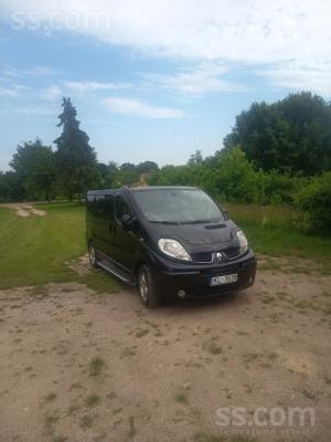Melns Renault Trafic 2009 Liepāja, ar dzinēja tilpumu 2.00 L un nobraukumu 353 tūkst. km par 5700 €, foto  vietnē AUTOMOTO.COM.LV