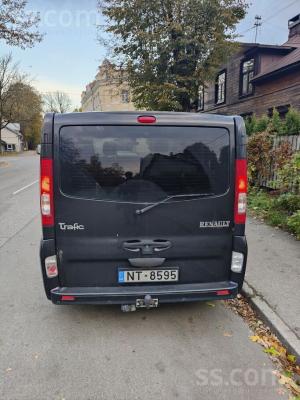 Melns Renault Trafic 2009 Rīga, ar dzinēja tilpumu 2.50 L un nobraukumu 267 tūkst. km par 8999 €, foto 3 vietnē AUTOMOTO.COM.LV