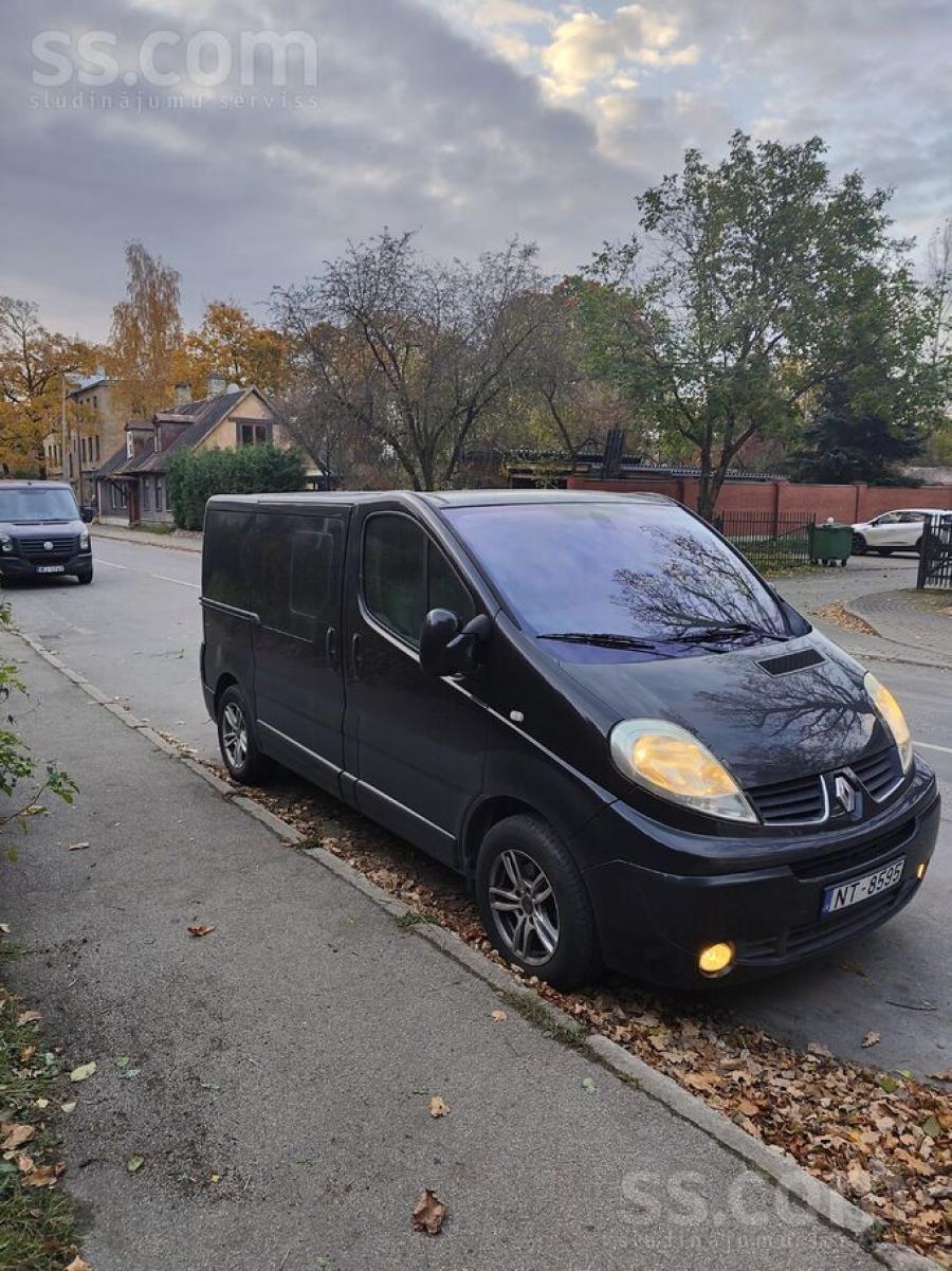 Melns Renault Trafic 2009 Rīga, ar dzinēja tilpumu 2.50 L un nobraukumu 267 tūkst. km par 8999 €, foto 4 vietnē AUTOMOTO.COM.LV