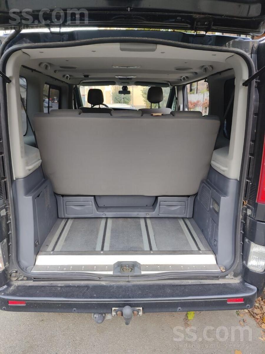 Melns Renault Trafic 2009 Rīga, ar dzinēja tilpumu 2.50 L un nobraukumu 267 tūkst. km par 8999 €, foto 9 vietnē AUTOMOTO.COM.LV