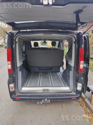 Melns Renault Trafic 2009 Rīga, ar dzinēja tilpumu 2.50 L un nobraukumu 267 tūkst. km par 8999 €, foto 10 vietnē AUTOMOTO.COM.LV