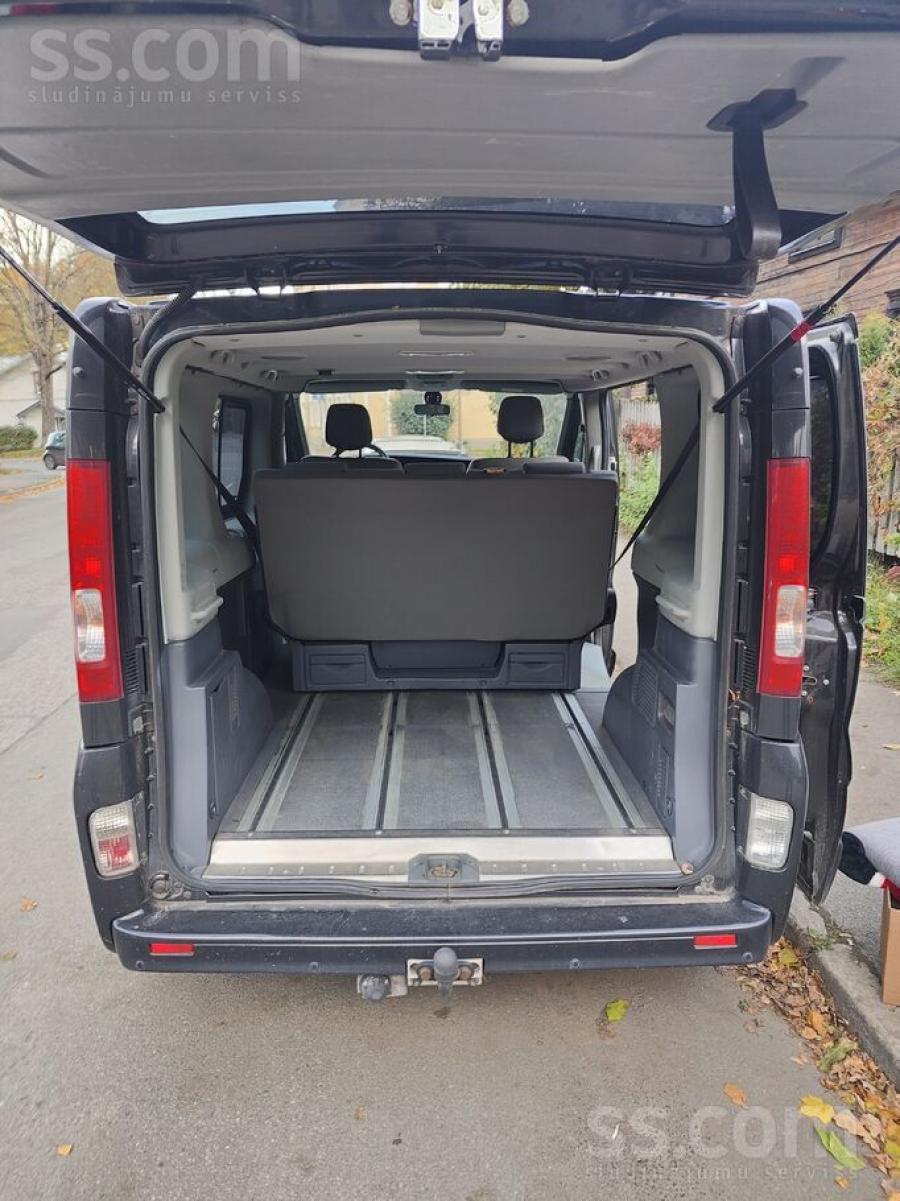 Melns Renault Trafic 2009 Rīga, ar dzinēja tilpumu 2.50 L un nobraukumu 267 tūkst. km par 8999 €, foto 10 vietnē AUTOMOTO.COM.LV