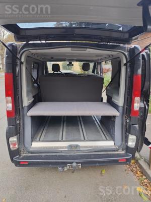 Melns Renault Trafic 2009 Rīga, ar dzinēja tilpumu 2.50 L un nobraukumu 267 tūkst. km par 8999 €, foto 11 vietnē AUTOMOTO.COM.LV