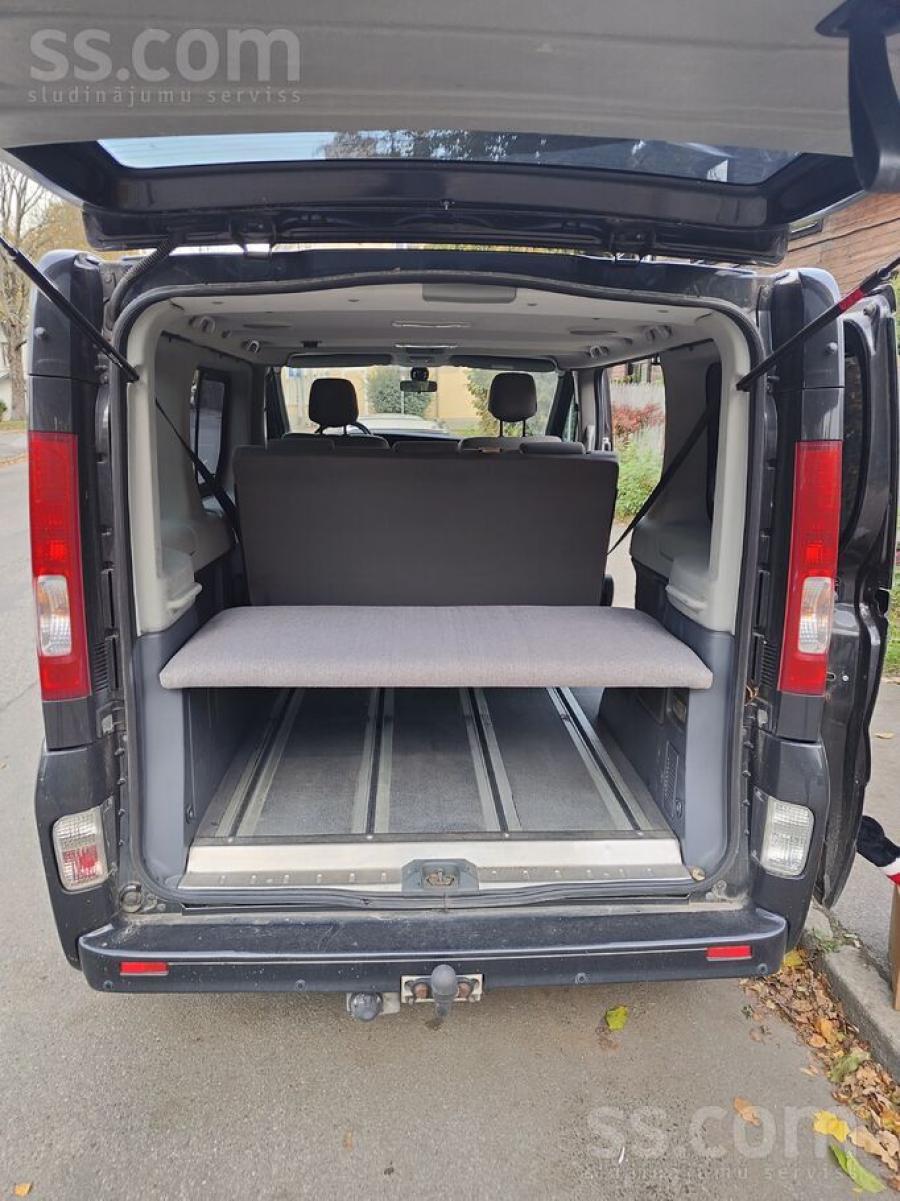 Melns Renault Trafic 2009 Rīga, ar dzinēja tilpumu 2.50 L un nobraukumu 267 tūkst. km par 8999 €, foto 11 vietnē AUTOMOTO.COM.LV