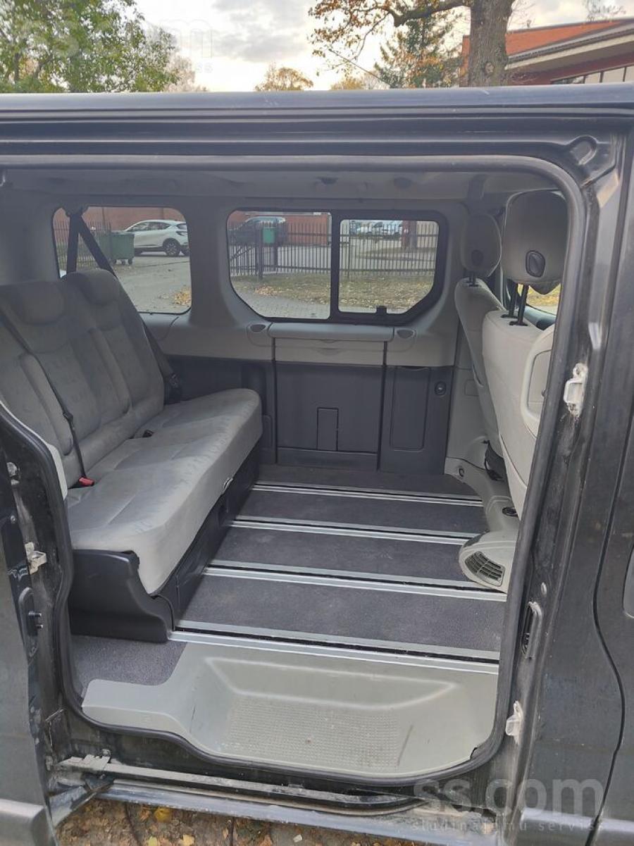 Melns Renault Trafic 2009 Rīga, ar dzinēja tilpumu 2.50 L un nobraukumu 267 tūkst. km par 8999 €, foto 15 vietnē AUTOMOTO.COM.LV