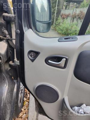 Melns Renault Trafic 2009 Rīga, ar dzinēja tilpumu 2.50 L un nobraukumu 267 tūkst. km par 8999 €, foto 16 vietnē AUTOMOTO.COM.LV