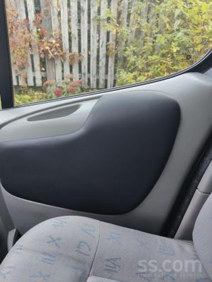 Melns Renault Trafic 2009 Rīga, ar dzinēja tilpumu 2.50 L un nobraukumu 267 tūkst. km par 8999 €, foto 21 vietnē AUTOMOTO.COM.LV