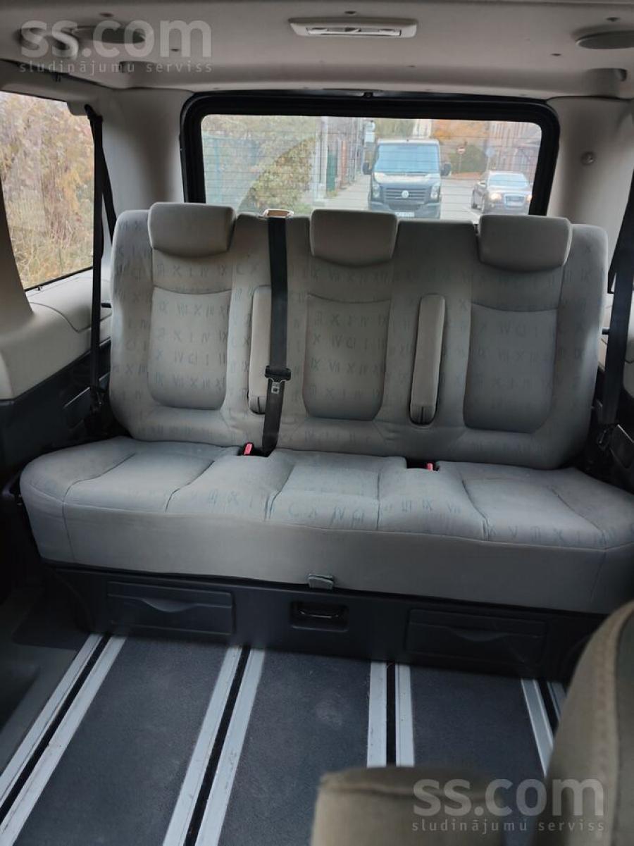 Melns Renault Trafic 2009 Rīga, ar dzinēja tilpumu 2.50 L un nobraukumu 267 tūkst. km par 8999 €, foto 22 vietnē AUTOMOTO.COM.LV