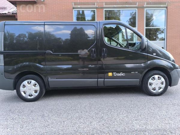Melns Renault Trafic 2010 Rīga, ar dzinēja tilpumu 2.00 L un nobraukumu 317 tūkst. km par 5550 €, foto 3 vietnē AUTOMOTO.COM.LV