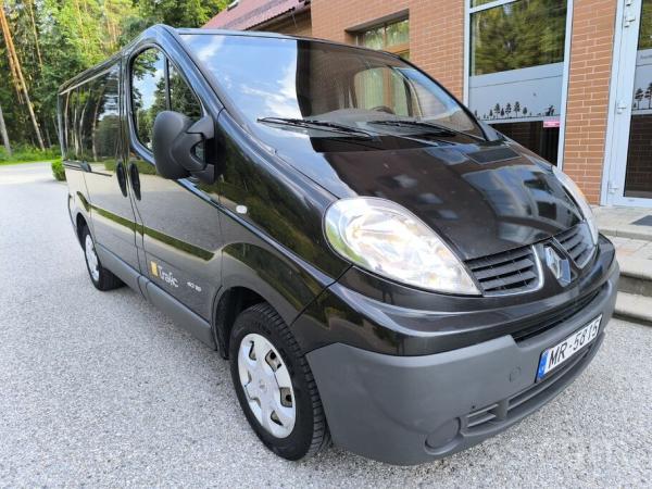 Melns Renault Trafic 2010 Rīga, ar dzinēja tilpumu 2.00 L un nobraukumu 317 tūkst. km par 5550 €, foto 5 vietnē AUTOMOTO.COM.LV