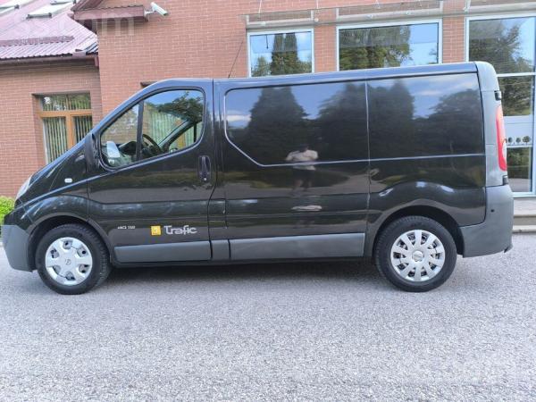 Melns Renault Trafic 2010 Rīga, ar dzinēja tilpumu 2.00 L un nobraukumu 317 tūkst. km par 5550 €, foto 9 vietnē AUTOMOTO.COM.LV