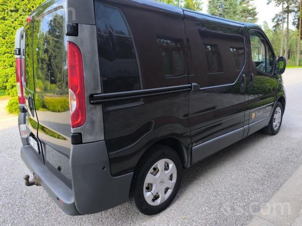 Melns Renault Trafic 2010 Rīga, ar dzinēja tilpumu 2.00 L un nobraukumu 317 tūkst. km par 5550 €, foto 10 vietnē AUTOMOTO.COM.LV