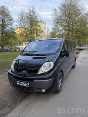 Black Renault Trafic 2010 in Riga, with an engine capacity of 2.50 L and mileage of 350 thousand km for 7008 €, photo 4 on AUTOMOTO.COM.LV