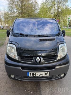 Black Renault Trafic 2010 in Riga, with an engine capacity of 2.50 L and mileage of 350 thousand km for 7008 €, photo 6 on AUTOMOTO.COM.LV