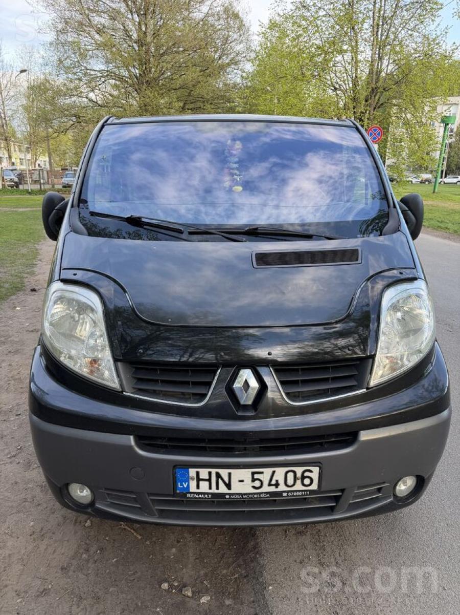 Black Renault Trafic 2010 in Riga, with an engine capacity of 2.50 L and mileage of 350 thousand km for 7008 €, photo 6 on AUTOMOTO.COM.LV