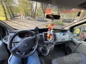 Black Renault Trafic 2010 in Riga, with an engine capacity of 2.50 L and mileage of 350 thousand km for 7008 €, photo 9 on AUTOMOTO.COM.LV