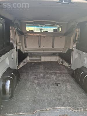 Melns Renault Trafic 2011 Kuldīga, ar dzinēja tilpumu 2.50 L un nobraukumu 471 tūkst. km par 6000 €, foto 5 vietnē AUTOMOTO.COM.LV