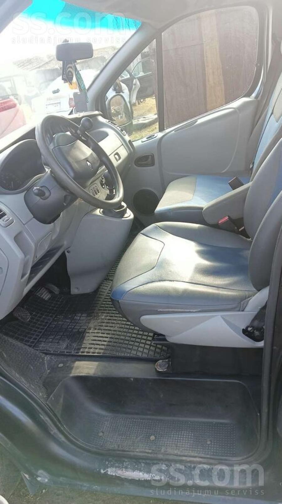 Melns Renault Trafic 2011 Kuldīga, ar dzinēja tilpumu 2.50 L un nobraukumu 471 tūkst. km par 6000 €, foto 8 vietnē AUTOMOTO.COM.LV