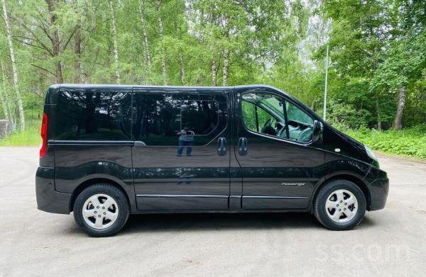 Melns Renault Trafic 2011 Rīga, ar dzinēja tilpumu 2.50 L un nobraukumu 0 tūkst. km par 9750 €, foto 5 vietnē AUTOMOTO.COM.LV