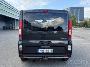 Melns Renault Trafic 2011 Rīga, ar dzinēja tilpumu 2.00 L un nobraukumu 287 tūkst. km par 8900 €, foto 5 vietnē AUTOMOTO.COM.LV