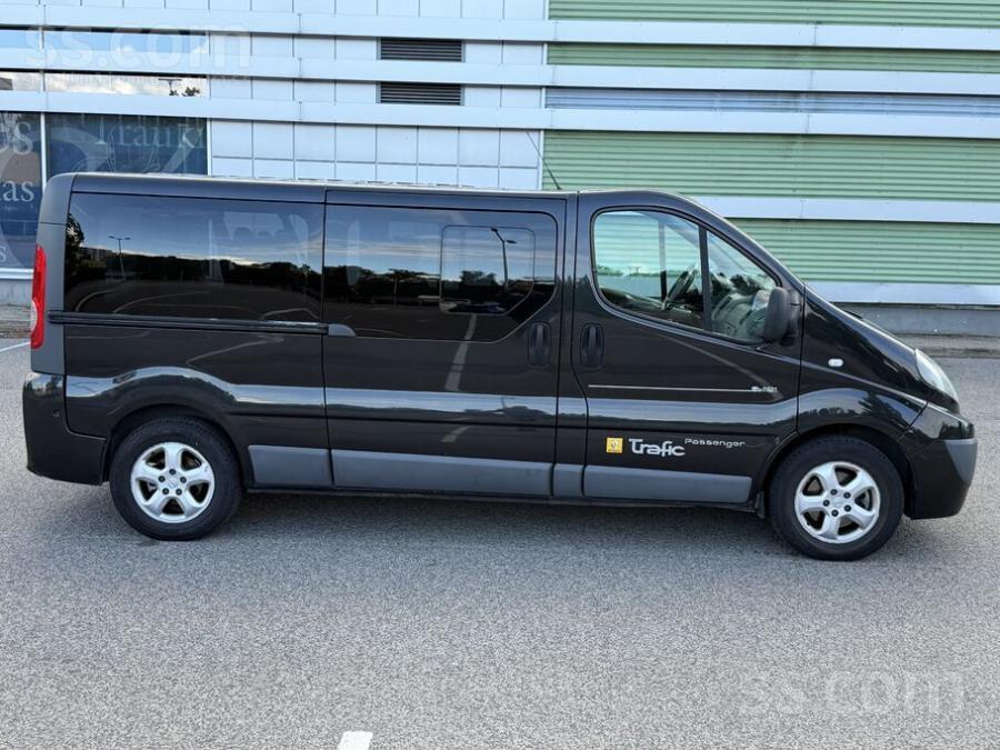 Melns Renault Trafic 2011 Rīga, ar dzinēja tilpumu 2.00 L un nobraukumu 287 tūkst. km par 8900 €, foto 7 vietnē AUTOMOTO.COM.LV