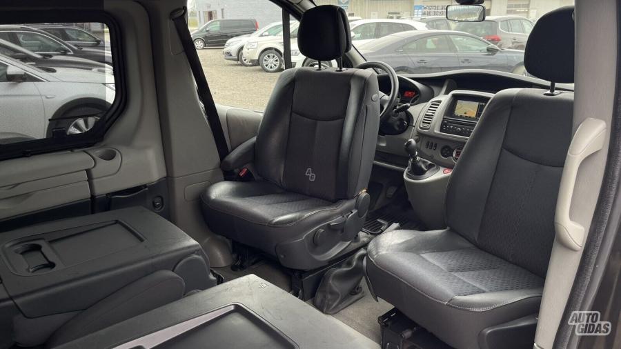 Melns Renault Trafic 2012 Marijampole, ar dzinēja tilpumu 2.00 L un nobraukumu 241 tūkst. km par 11990 €, foto 5 vietnē AUTOMOTO.COM.LV