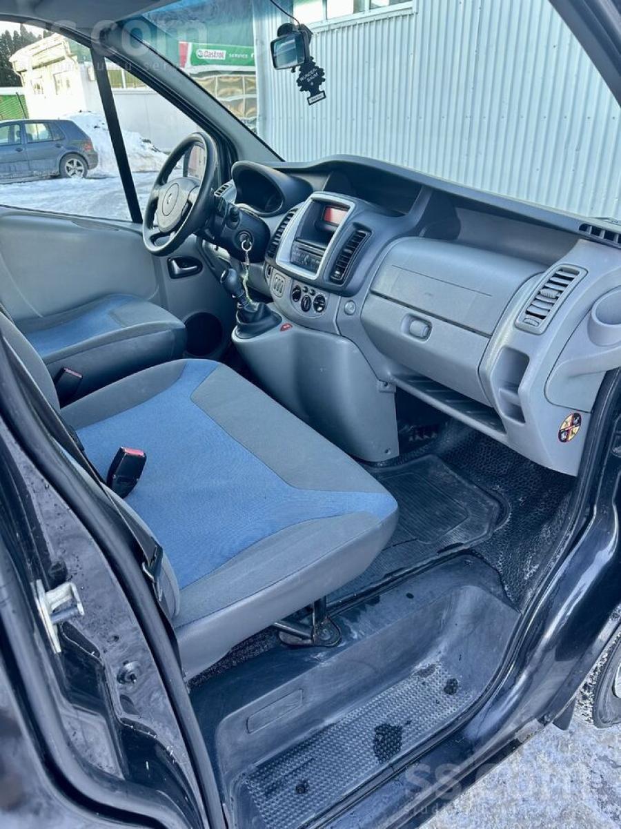 Melns Renault Trafic 2012 Rīga, ar dzinēja tilpumu 2.00 L un nobraukumu 330 tūkst. km par 9500 €, foto 7 vietnē AUTOMOTO.COM.LV