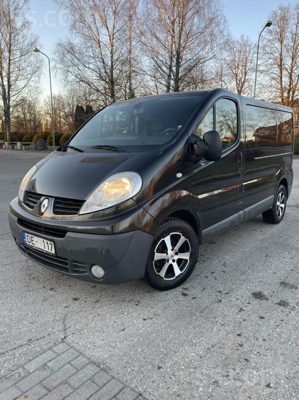 Black Renault Trafic 2013 in Riga, with an engine capacity of 2.00 L and mileage of 298 thousand km for 5900 €, photo 5 on AUTOMOTO.COM.LV