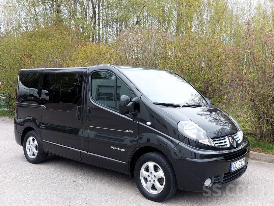 Black Renault Trafic 2013 in Riga, with an engine capacity of 2.00 L and mileage of 296 thousand km for 11990 €, photo 4 on AUTOMOTO.COM.LV