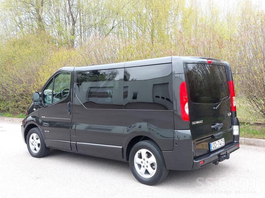 Black Renault Trafic 2013 in Riga, with an engine capacity of 2.00 L and mileage of 296 thousand km for 11990 €, photo 5 on AUTOMOTO.COM.LV