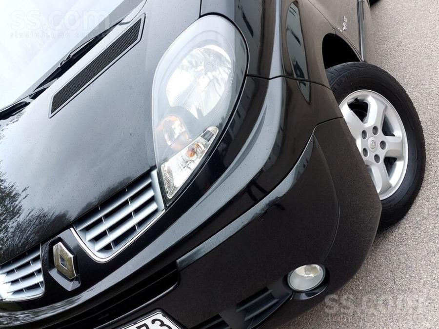 Black Renault Trafic 2013 in Riga, with an engine capacity of 2.00 L and mileage of 296 thousand km for 11990 €, photo 8 on AUTOMOTO.COM.LV