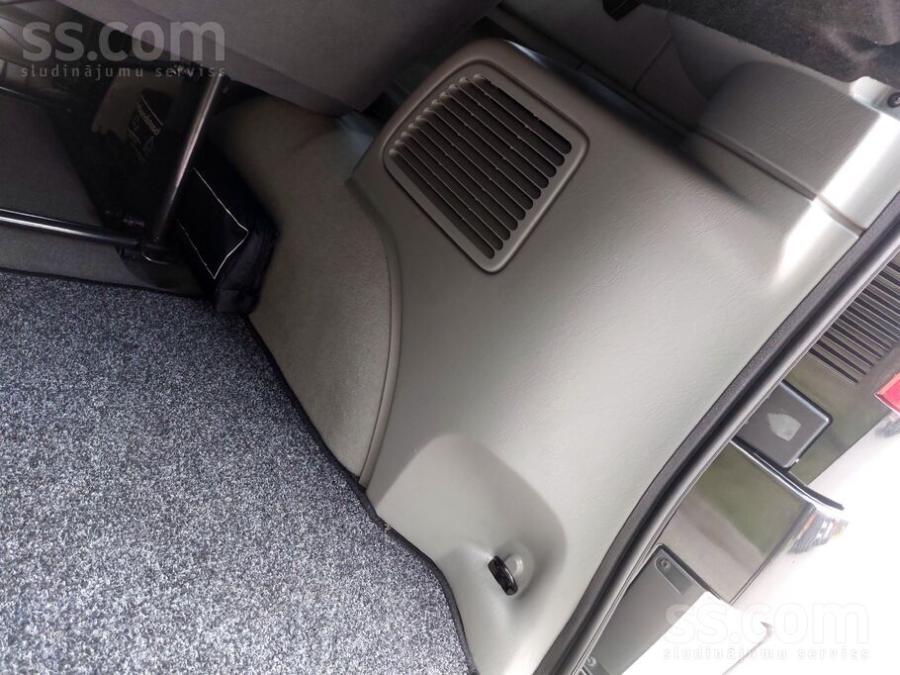 Black Renault Trafic 2013 in Riga, with an engine capacity of 2.00 L and mileage of 296 thousand km for 11990 €, photo 14 on AUTOMOTO.COM.LV