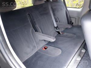 Black Renault Trafic 2013 in Riga, with an engine capacity of 2.00 L and mileage of 296 thousand km for 11990 €, photo 28 on AUTOMOTO.COM.LV