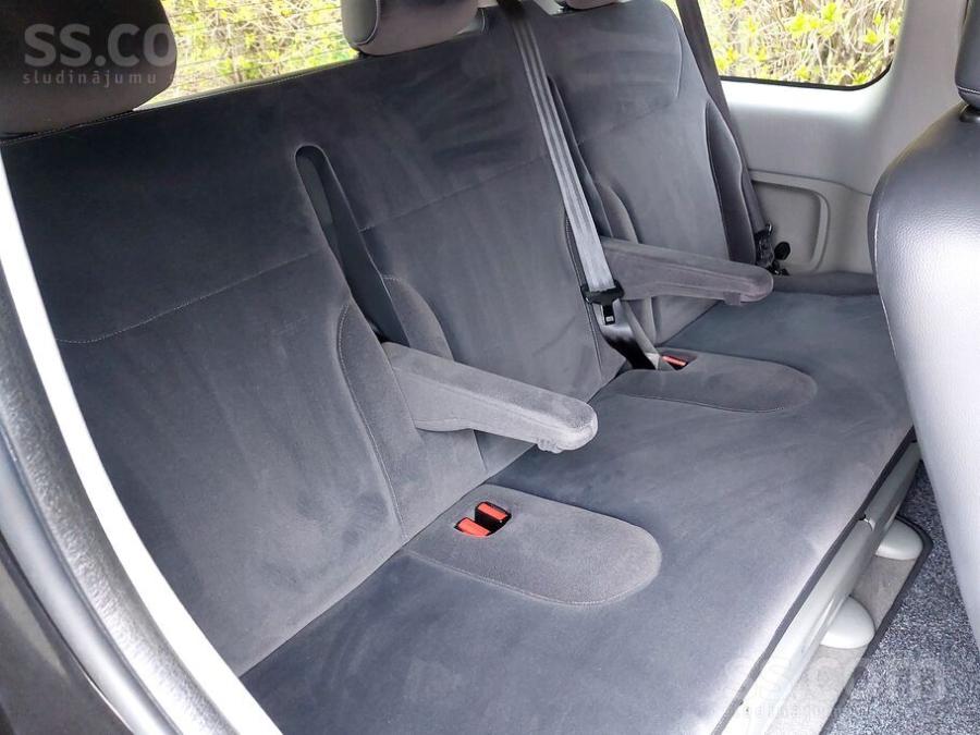 Black Renault Trafic 2013 in Riga, with an engine capacity of 2.00 L and mileage of 296 thousand km for 11990 €, photo 28 on AUTOMOTO.COM.LV