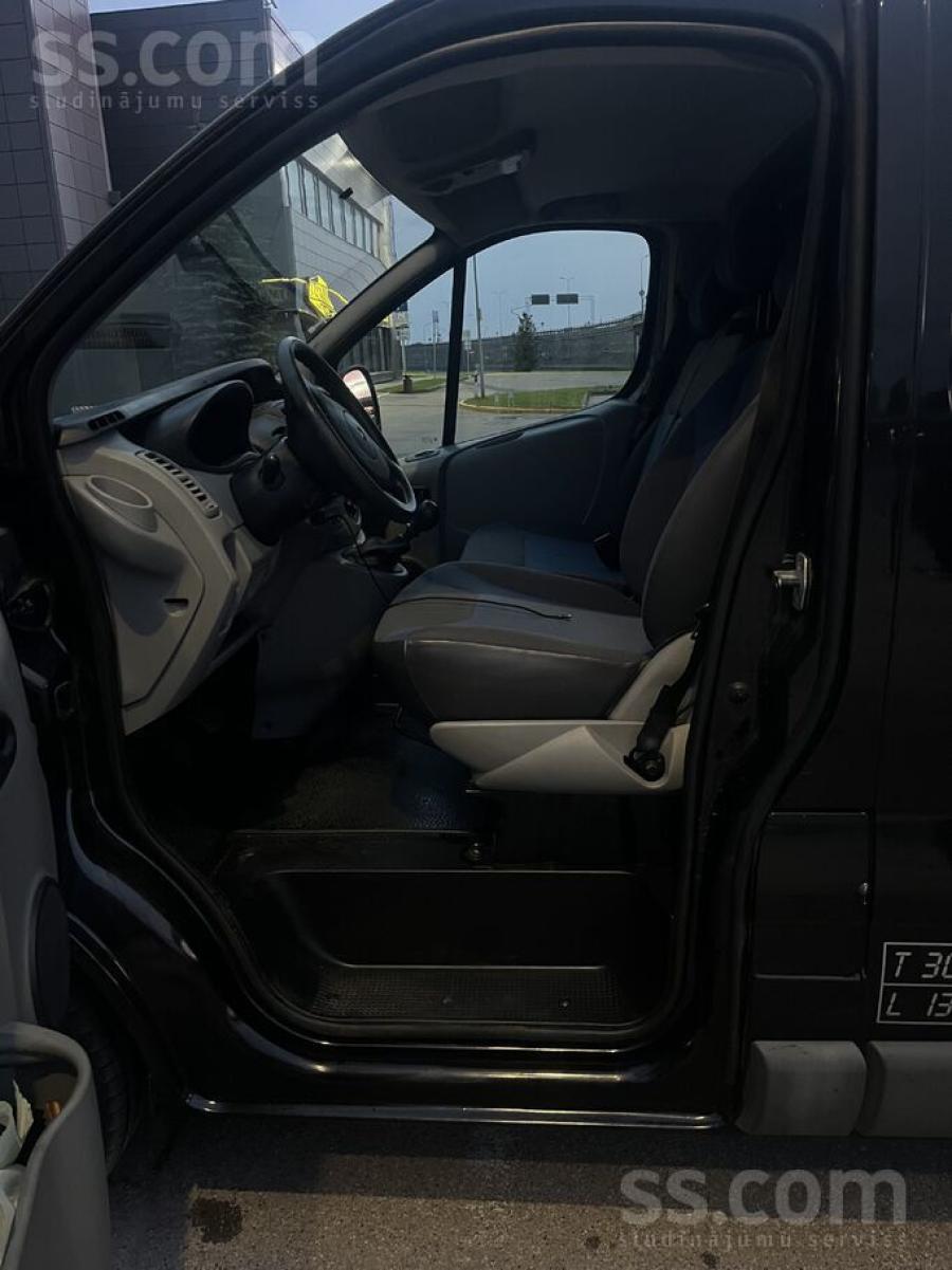 Melns Renault Trafic 2013 Rīga, ar dzinēja tilpumu 2.00 L un nobraukumu 298 tūkst. km par 5150 €, foto 4 vietnē AUTOMOTO.COM.LV