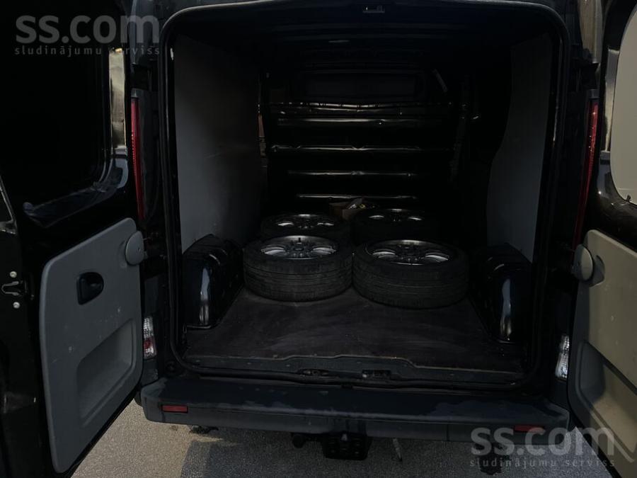 Melns Renault Trafic 2013 Rīga, ar dzinēja tilpumu 2.00 L un nobraukumu 298 tūkst. km par 5150 €, foto 6 vietnē AUTOMOTO.COM.LV