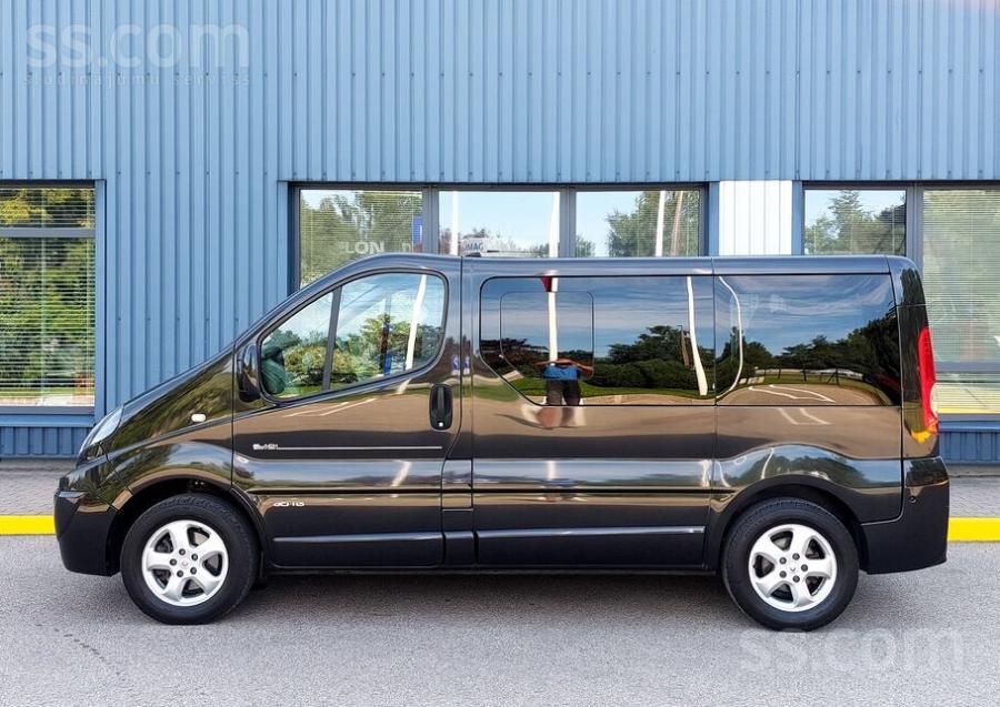 Black Renault Trafic 2013 in Riga, with an engine capacity of 2.00 L and mileage of 298 thousand km for 11790 €, photo 9 on AUTOMOTO.COM.LV