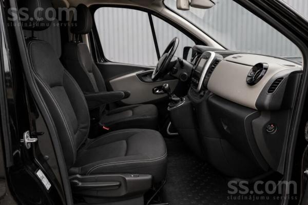 Melns Renault Trafic 2015 Tukums, ar dzinēja tilpumu 1.60 L un nobraukumu 186 tūkst. km par 12800 €, foto 9 vietnē AUTOMOTO.COM.LV