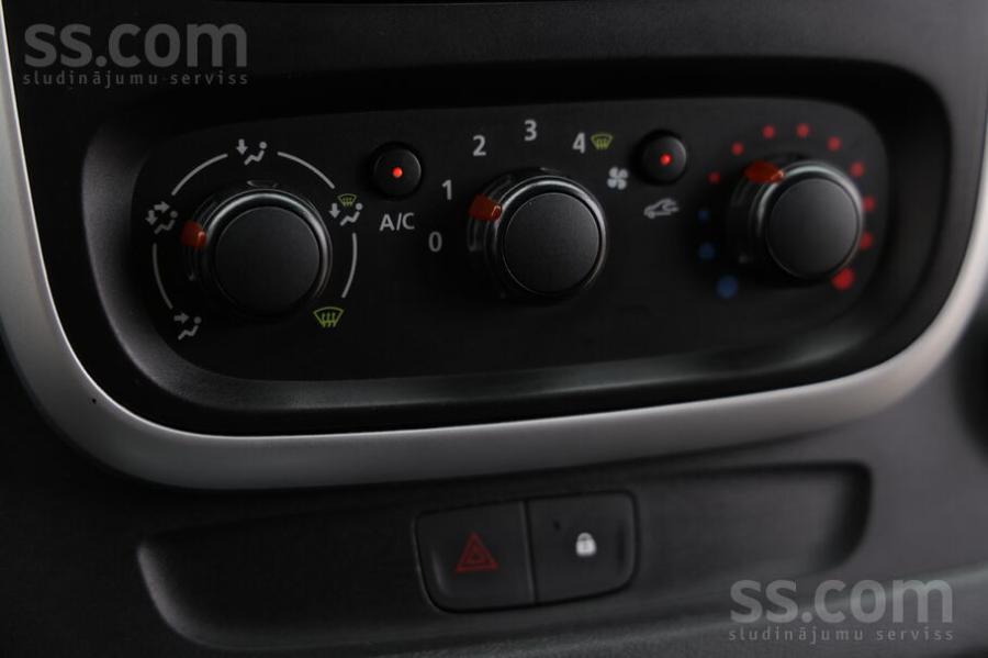 Melns Renault Trafic 2015 Tukums, ar dzinēja tilpumu 1.60 L un nobraukumu 186 tūkst. km par 12800 €, foto 18 vietnē AUTOMOTO.COM.LV