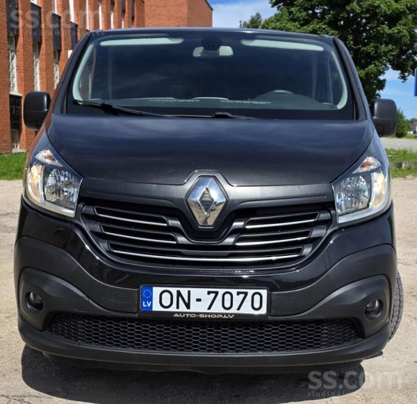 Melns Renault Trafic 2015 Bauska, ar dzinēja tilpumu 1.60 L un nobraukumu 186 tūkst. km par 13300 €, foto 3 vietnē AUTOMOTO.COM.LV